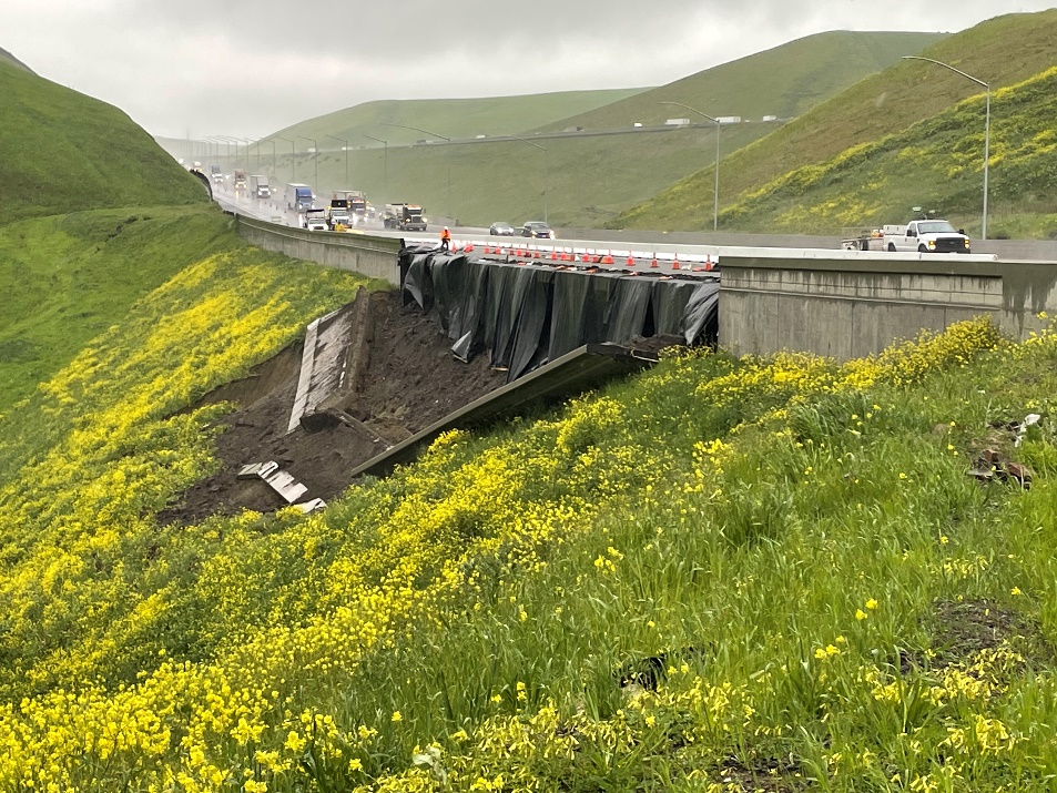Cracked roads on I-580 forces third lane closure - Pleasanton Weekly