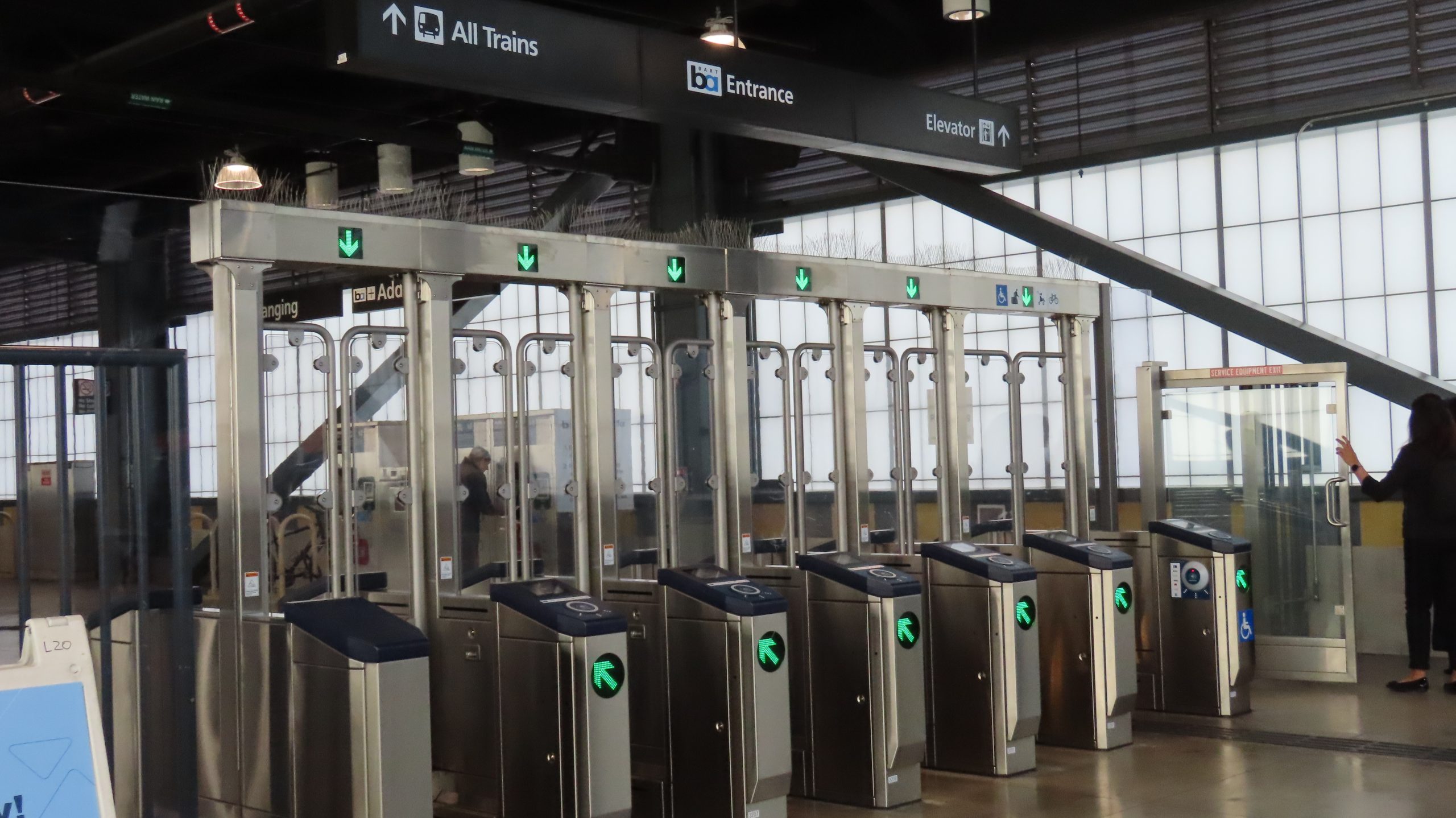 Ribbon-cutting celebrates new fare gates at BART - Pleasanton Weekly